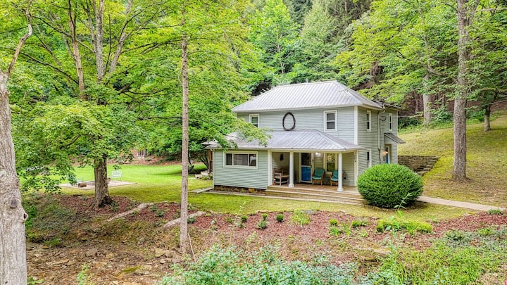 Cozy Ash Cottage - Hocking Hills State Park, OH