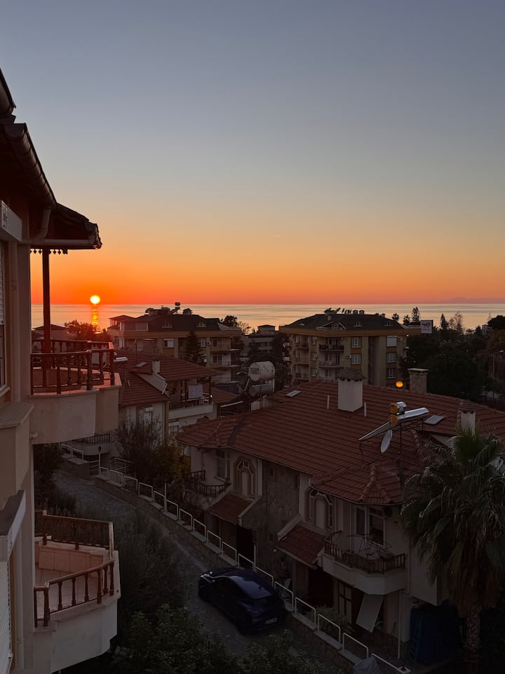 Villa W/ Garden, 500m Beach, City Nearby In Kestel - Alanya