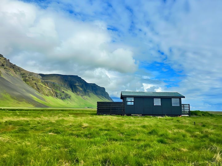 Aurora Cabin & Private Jacuzzi - Iceland