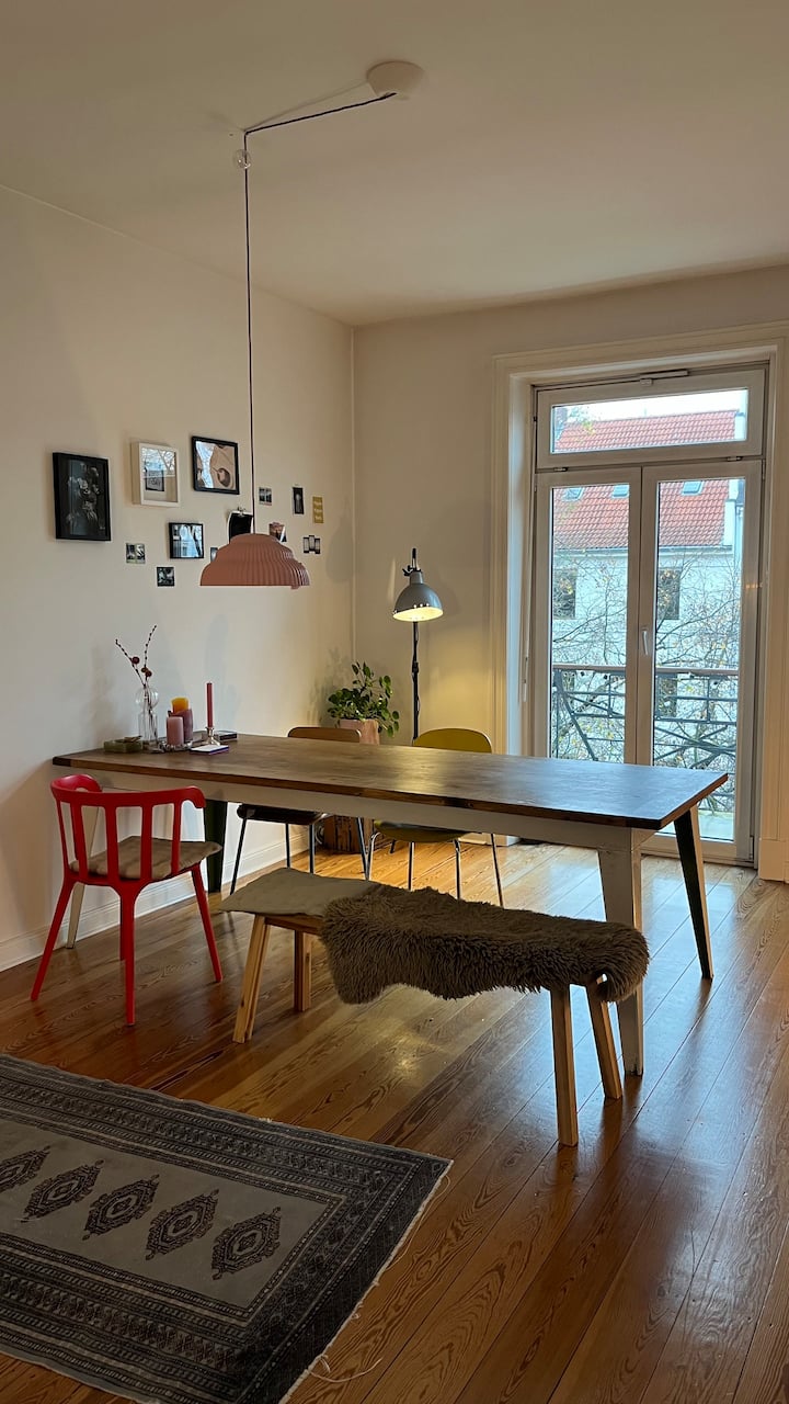 Schöne & Ruhige Altbauwohnung - ハンブルク