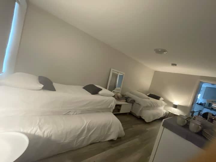 Riverside Air Bnb (2.5km Outside Galway City) - Oranmore