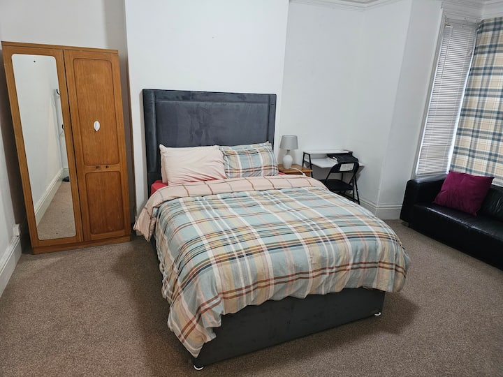 2 Bedroom Flat Close To Newcastle City Centre. - Newcastle upon Tyne