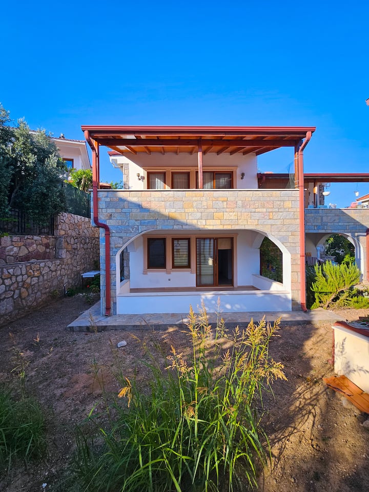 Datça Merkezde 3+1 Taş Villa - Karabacak Tatil Evi - Datça