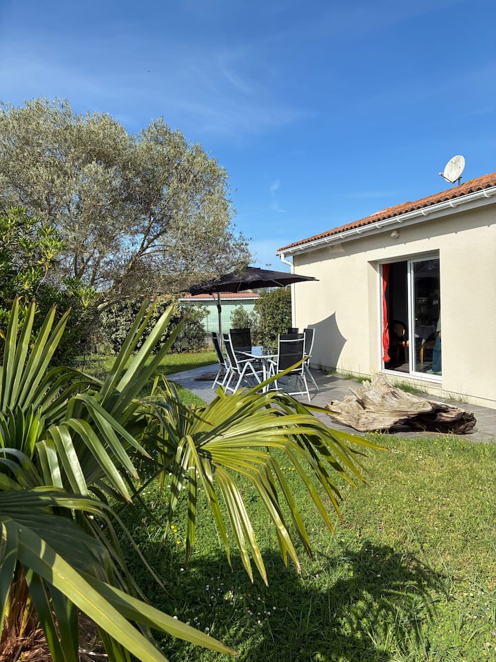 Villa 3 Ch Avec Jardin Et Parking Plage Chambrette - Soulac-sur-Mer