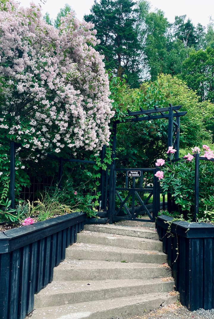 Albydal, Lugnt Och Lantligt Läge - Huddinge