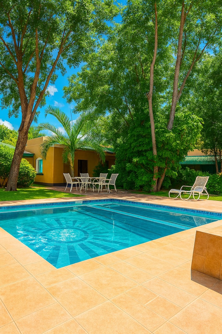 6br Villa • Pool • Self-catering • Peaceful Stay - Victoria Falls