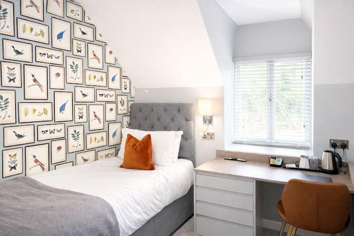 Chequers Lodge- Single Room - Barrow-in-Furness