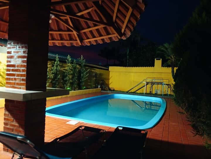 Casa Grande Com Piscina - Foz do Iguaçu