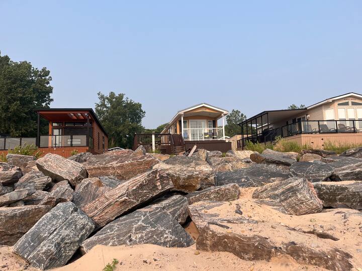 Stunning Beachfront Home At Wyldewood Beach - Crystal Beach, ON, Canada