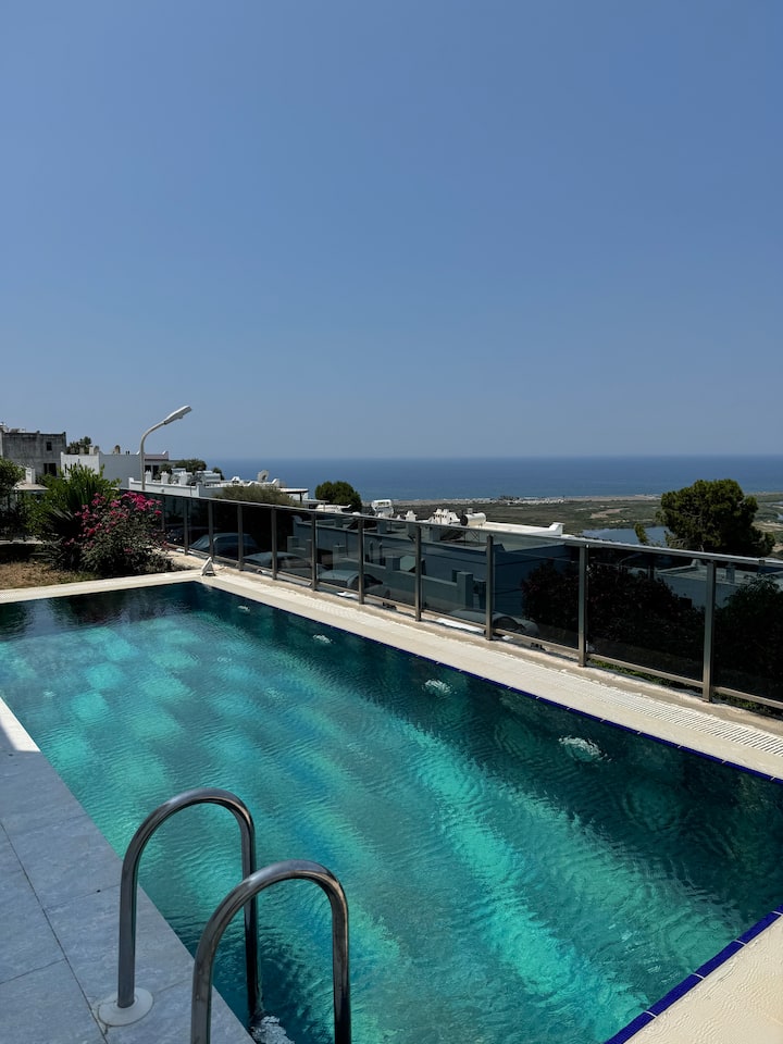 Deniz Manzaralı Havuzlu Müstakil Villa - Göcek