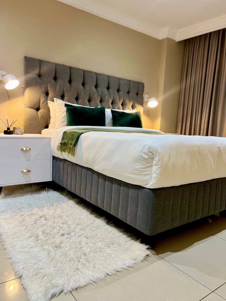 Ocean & Canal Views - The Sails Apartment - Durban