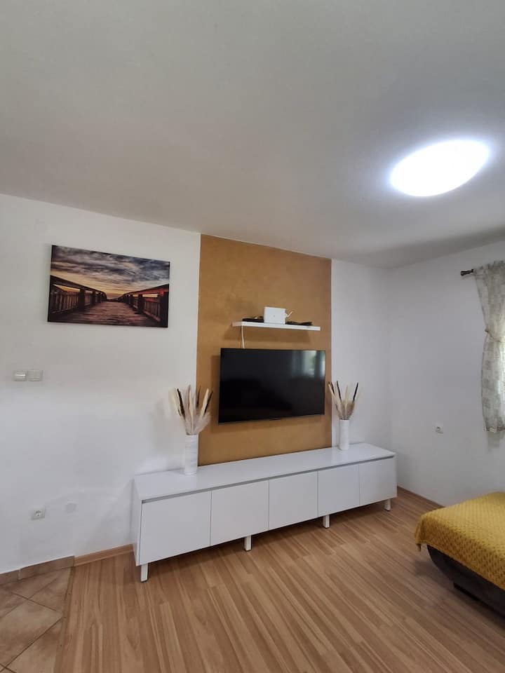 Kuća Sa Bazenom , Grilom I 3 Sobe Pored Splita - Split