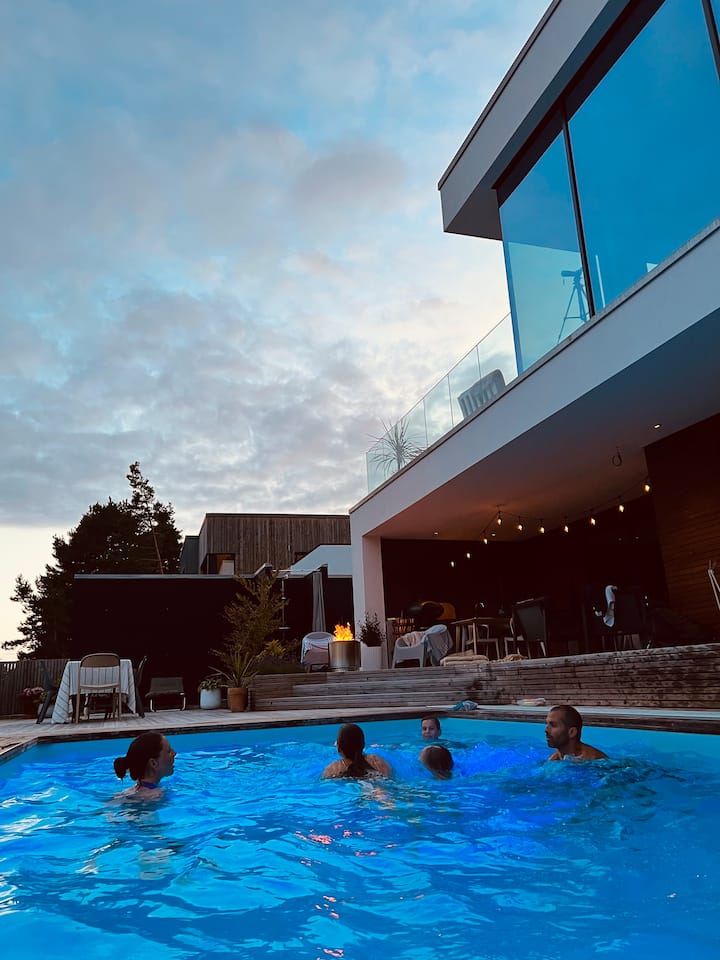 Outstanding Villa, Aalesund Fjord+alps View + Pool - Alesund