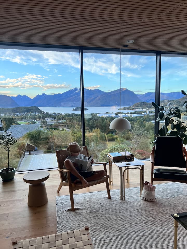 Outstanding Villa, Aalesund Fjord+alps View + Pool - Alesund