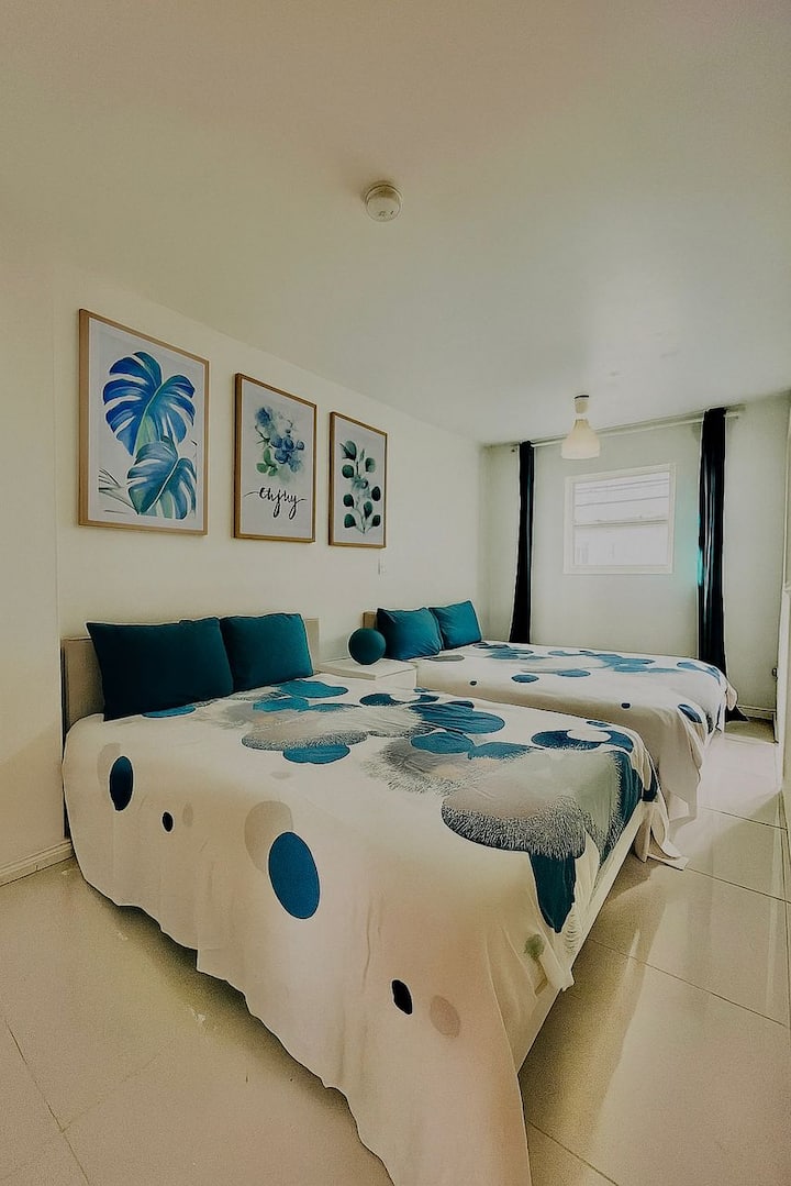 South Beach : Joli 2 Pieces Pres De La Plage - Miami Beach, FL