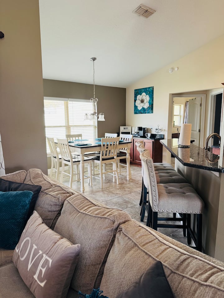 Exceptionally Close To The Villages! - Lake Weir, FL