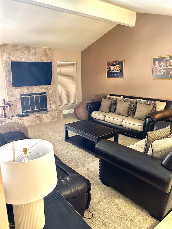 Beautiful Home Centrally Located - Las Vegas Strip, NV