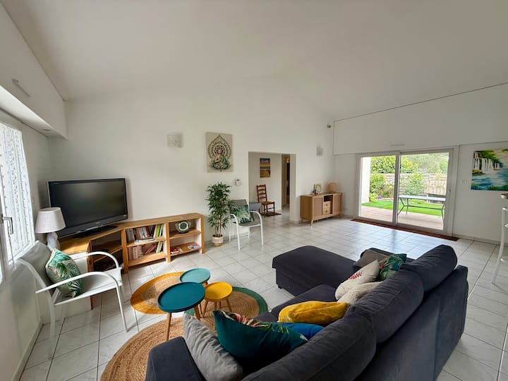 Maison Paisible Proche Commodités à 5min Du Centre - La Rochelle