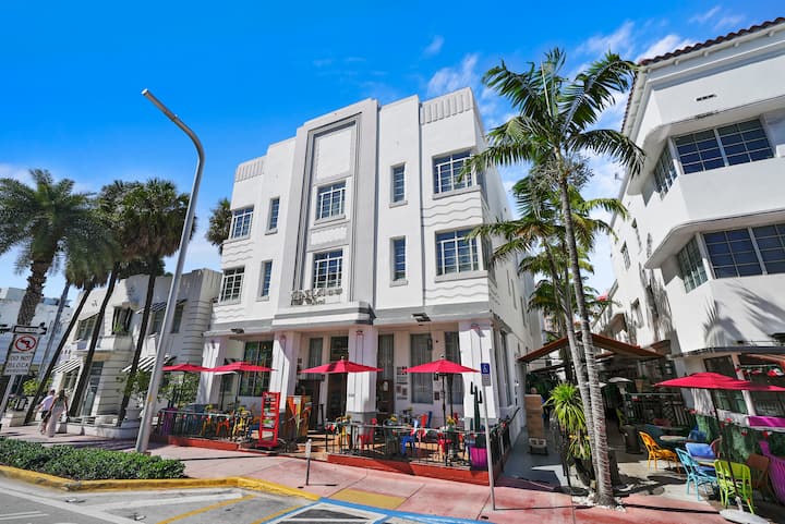 South Beach Collins Ave, 2 Beds, Near Ocean Drive - South Beach, FL