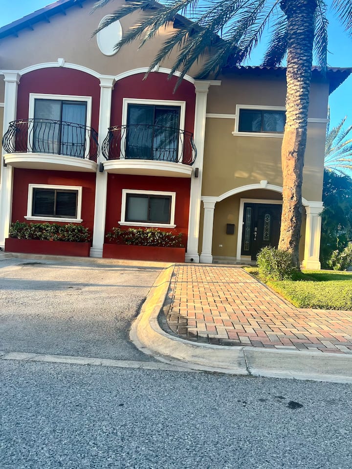 Welcoming Villa Within Five Minutes Of The Beach - Aruba