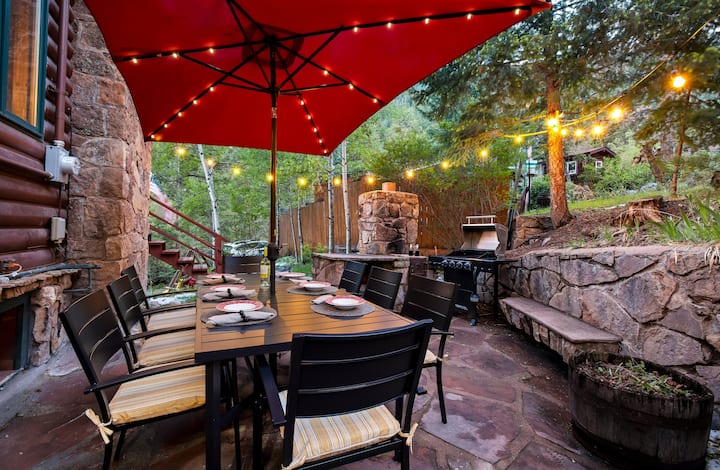 Hikers Hideaway | Foosball & Darts | Pet Friendly - Woodland Park, CO