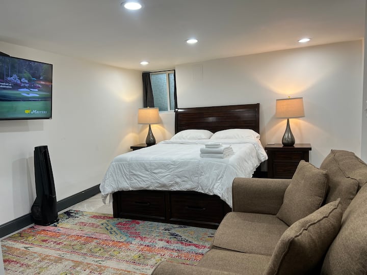 Mayfield Essential Suite - Baltimore, MD