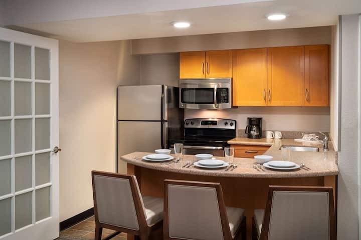 Pet-friendly Property! 3 Spacious Units, Parking - Tempe, AZ