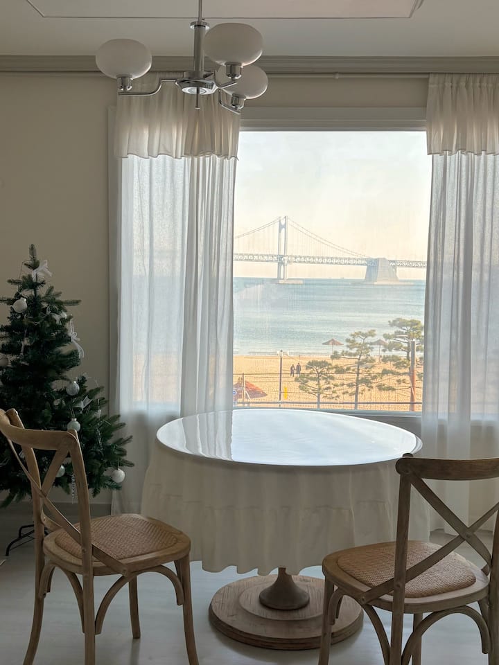 Blanche X 광안대교 뷰 Beachfront (1min Walk) - Busan