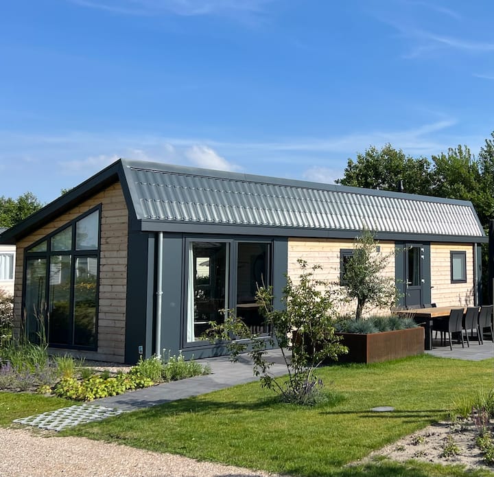 Qué Vida – Coastal Comfort In Scharendijke - Ellemeet