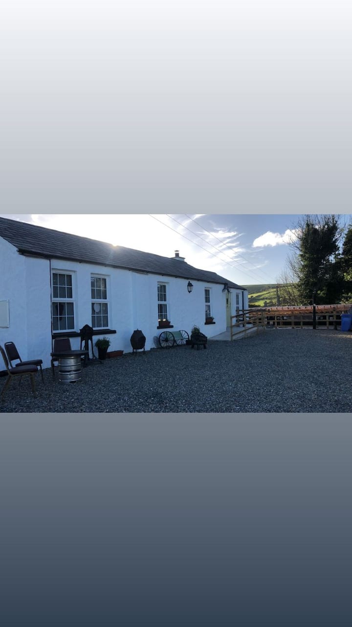 Cottage In Lislea, Camlough Lake - Northern Ireland