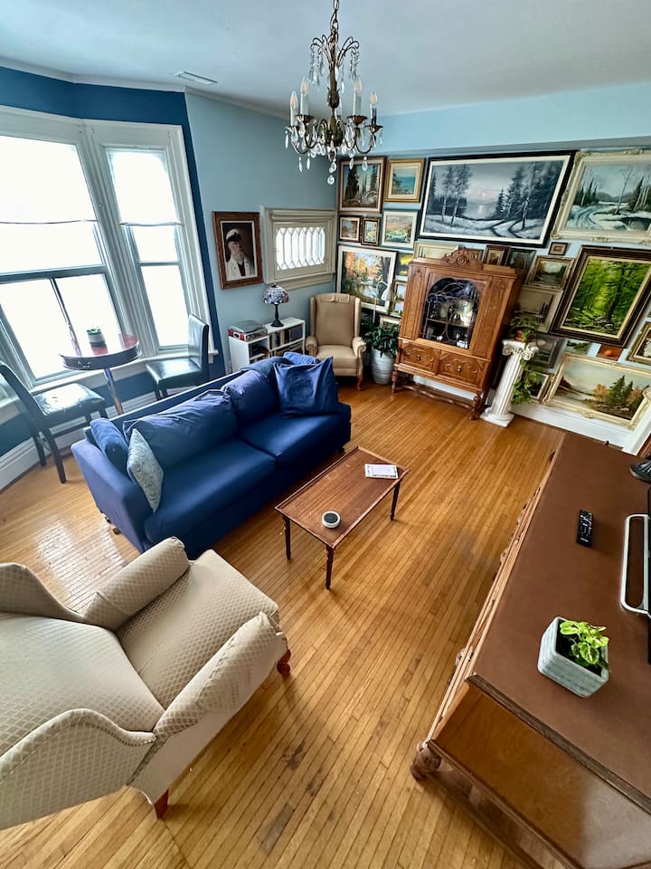 The Green Room At Bathurst And Harbord - Toronto