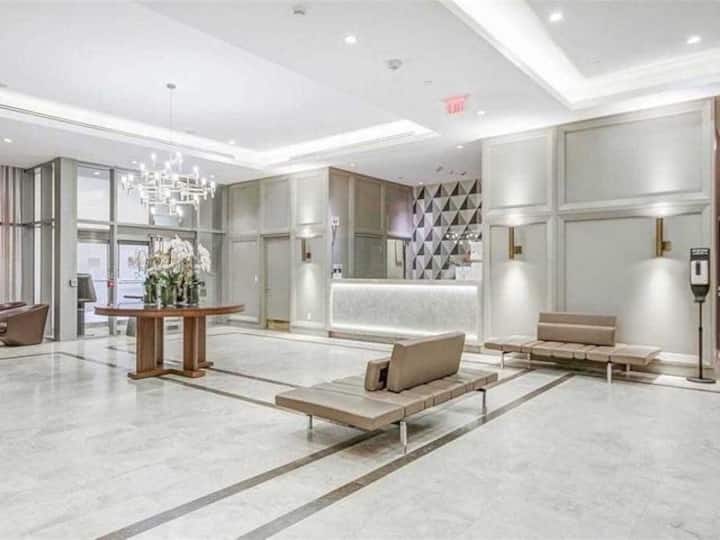 Stylish Downtown Getaway | Prime City Location - Toronto