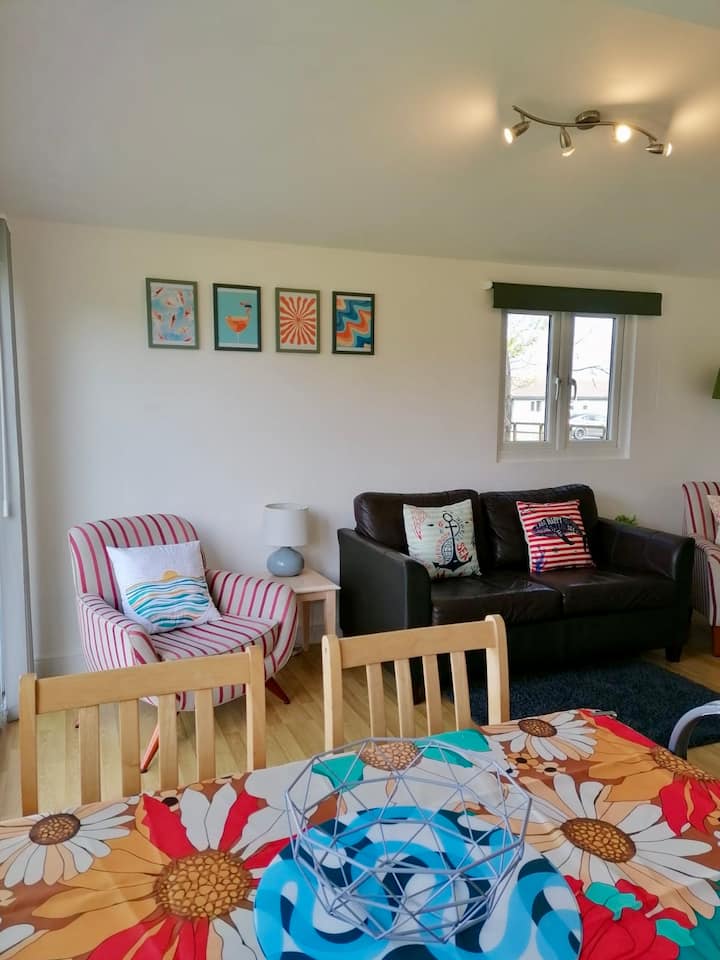 Spacious Cabin, Near Padstow And 7 Bays - Rock Beach