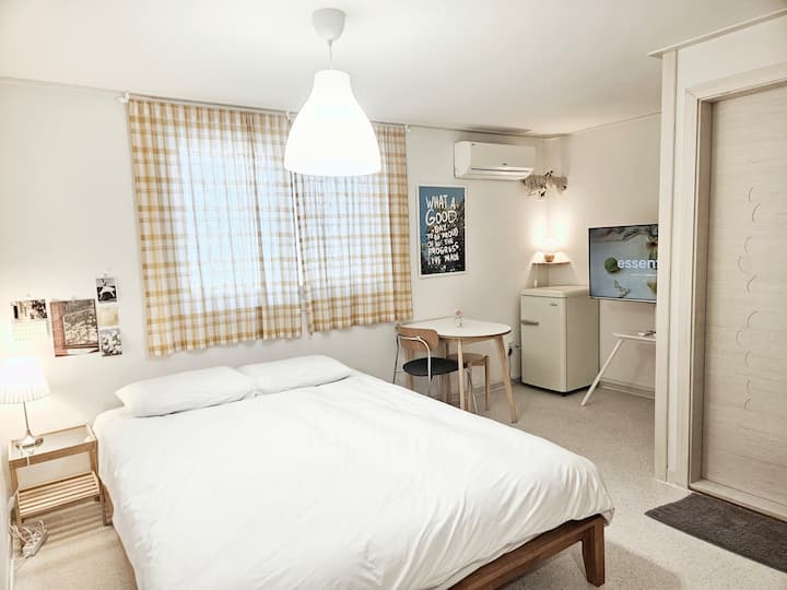 #홍대입구역 3번출구 5분#연트럴파크1분#
#홍대입구역5분 - Seoul