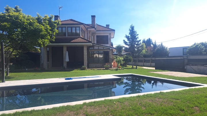 Casa Somio, Villa Elisa - Gijón