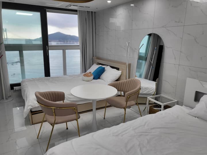 광안트윈오션뷰- 감성숙소 신축#해변1초컷#드론쇼명당#무료주차#넷플릭스#스타일러 - Busan