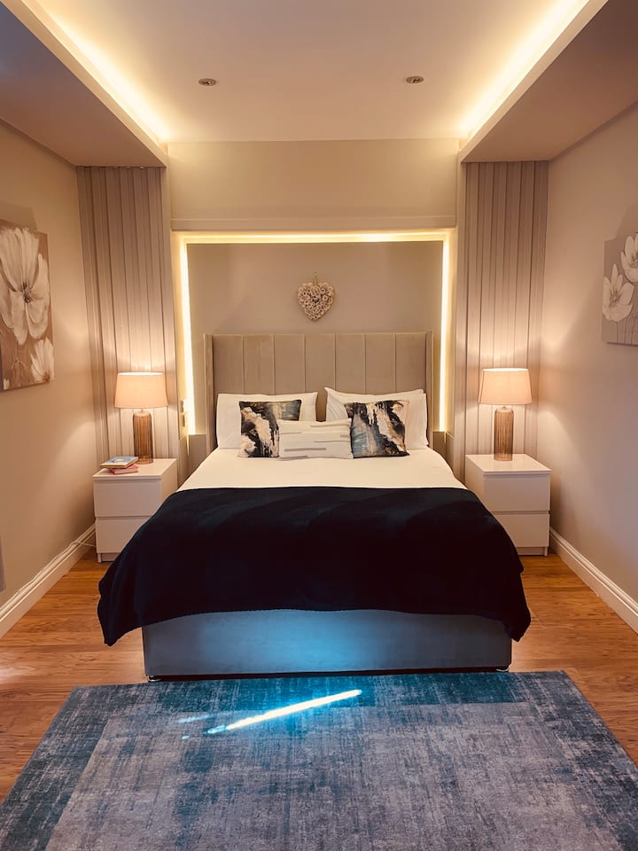 Large Detached Home For Families & Group Stays - Barnsley