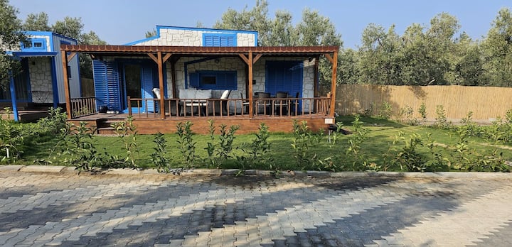 Izmir/ Dikili / Bademli Koyu Mustakil - Dikili