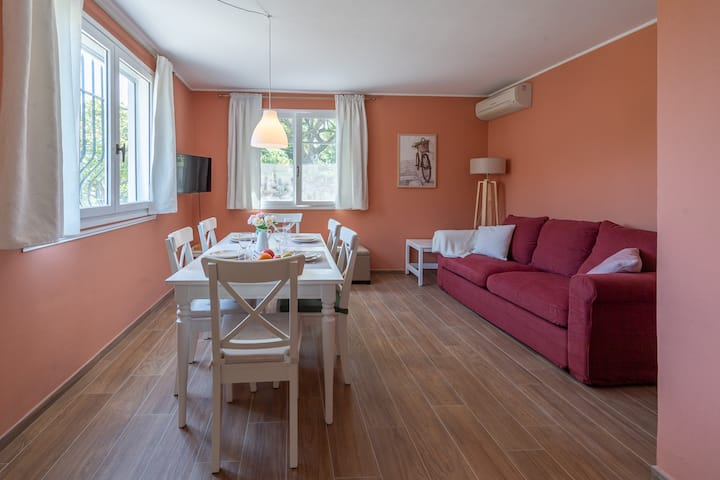 Charmante Maison En Ville Comme à La Campagne - Menton