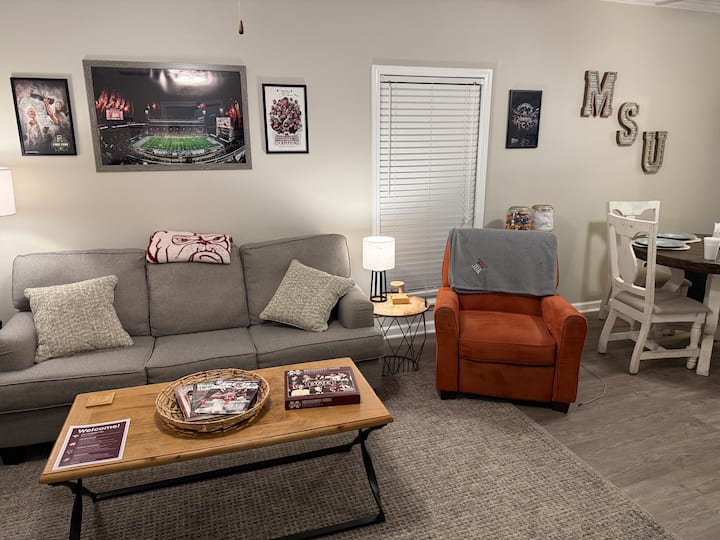 Cowbell Cottage - Starkville, MS