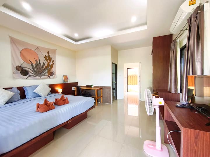 Comfy King Bed, Kitchen En Suite - Krabi