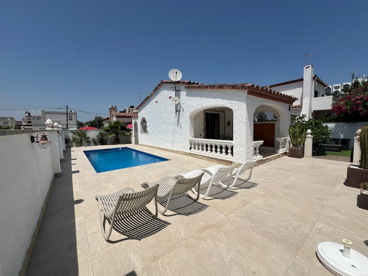 Maison Climatisée Avec Piscine à 4 Mins De La Mer - Ampuriabrava