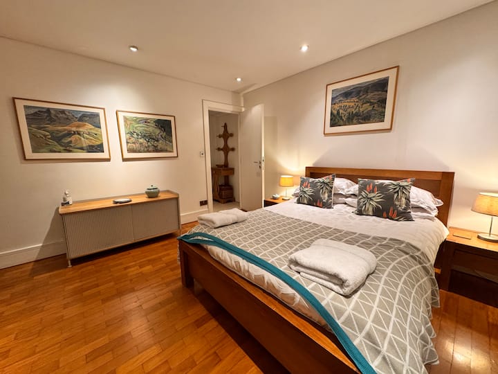 Modern Architect’s Flat - The African Suite - London