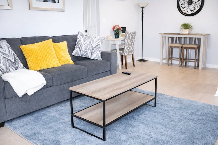 Walk To The Greene | Bright Modern Stay - Beavercreek, OH