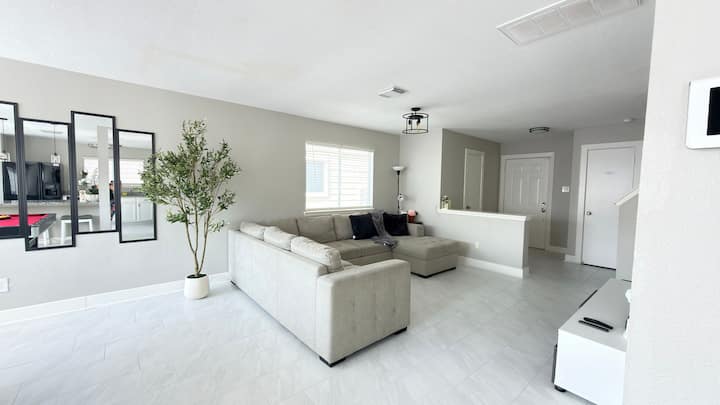 H&s Luxury Home With Pool Table 8 Mi To Iah - Aeropuerto de Houston George Bush (IAH)