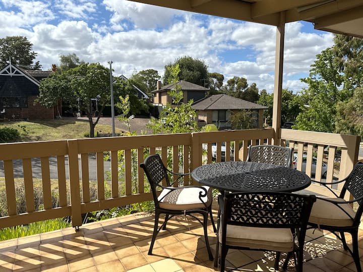 Hilltop Stay Sunbury • Netflix - Sunbury