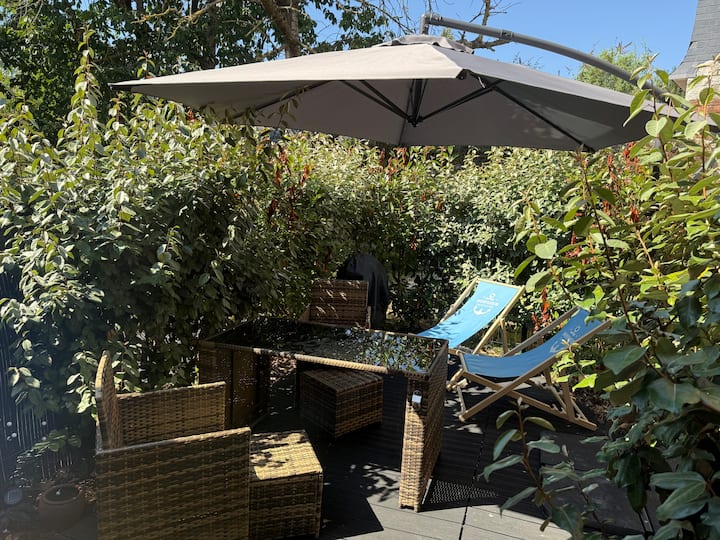 Superbe Nid Damour Avec Jardin Plein Centre - Honfleur