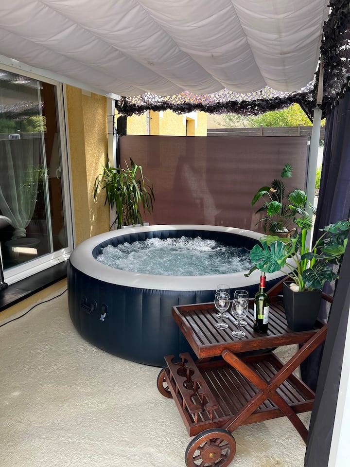 Maison Dans Le Sud
5 Chambres
Piscine/jacuzzi - Gard