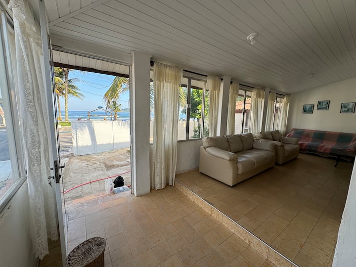 Frente Ao Mar Praia Do Tombo - Santos