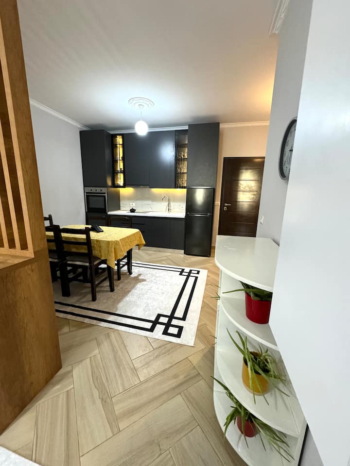 Cozy Apartment Near The Beach - Vlorë